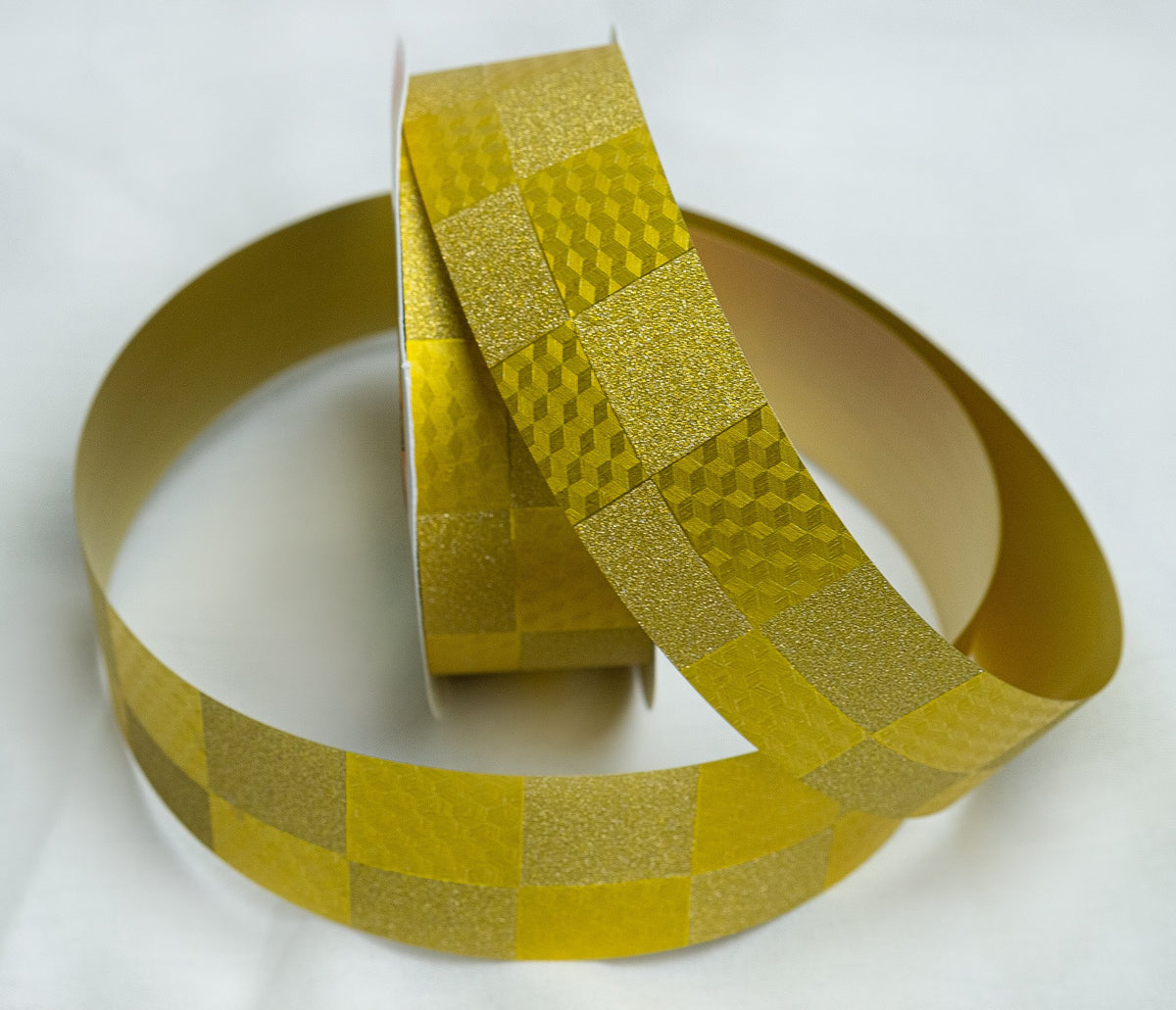 LISTÓN DIAMANTADO CUADROS ORO – Sedacolors